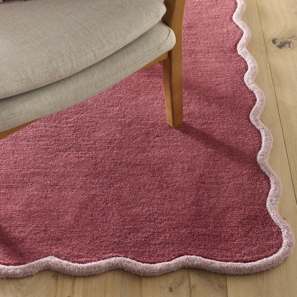Scalloped Elsie Modern Plain Scalloped Border Hand-Woven Wool Coral Pi