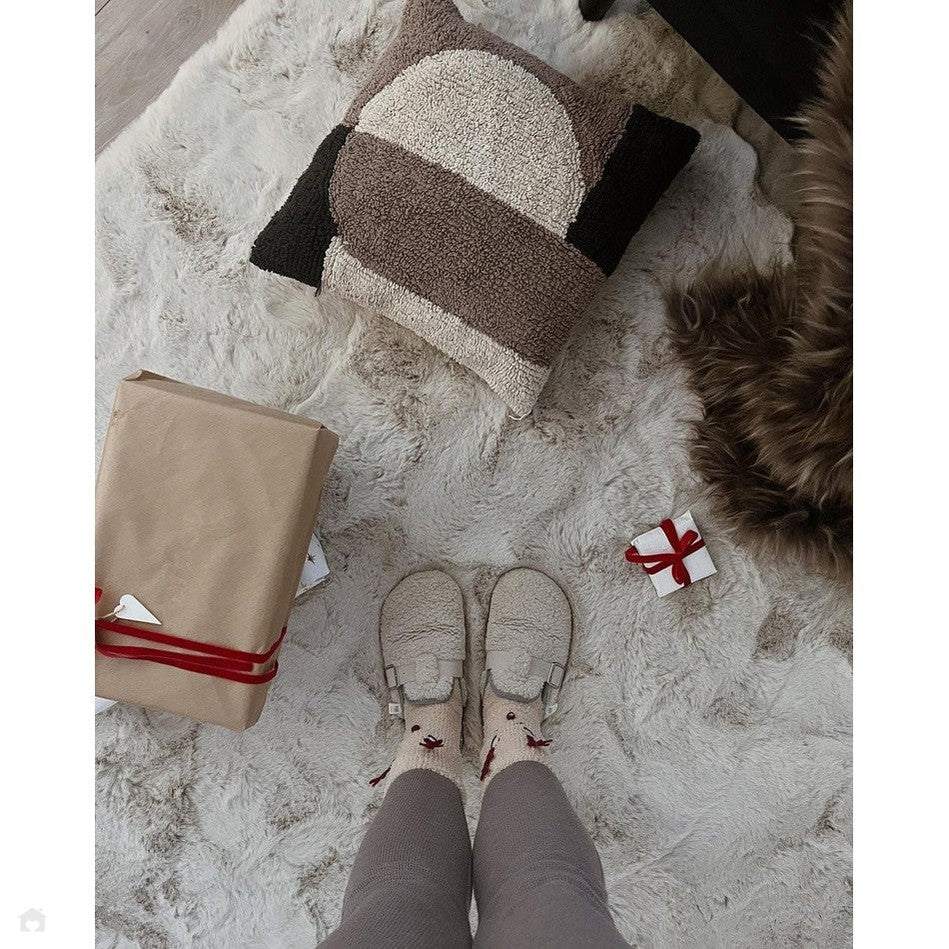 Super Teddy Faux Fur Beige Rug 080 x 150 cm Lowest Price £89.00 | Rug Love